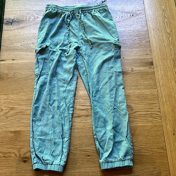 Love Tree | Pants & Jumpsuits | Im Selling Joggers From Love Tree ...